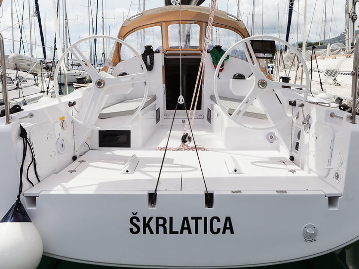 Elan E3 - Škrlatica - Adriatic Charter Miles
