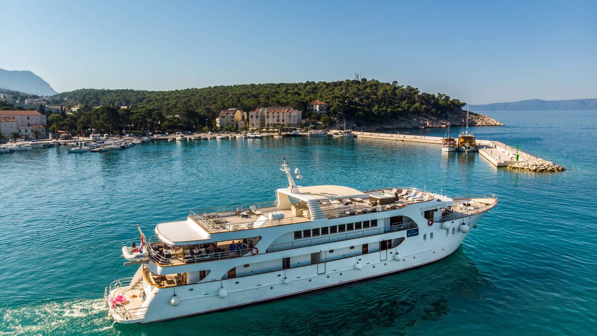Mini Cruiser Diamond - Adriatic Charter Miles