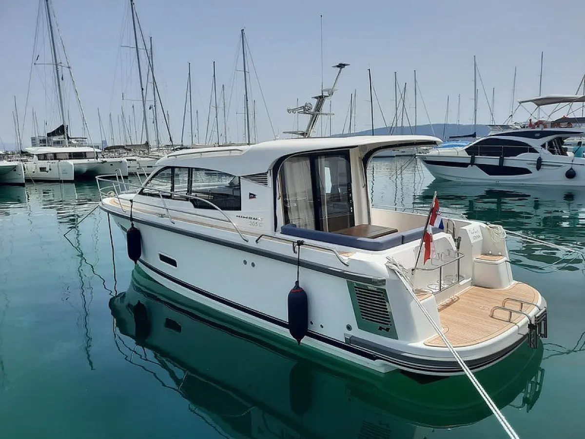 Nimbus 305 Coupe - Adriatic Charter Miles
